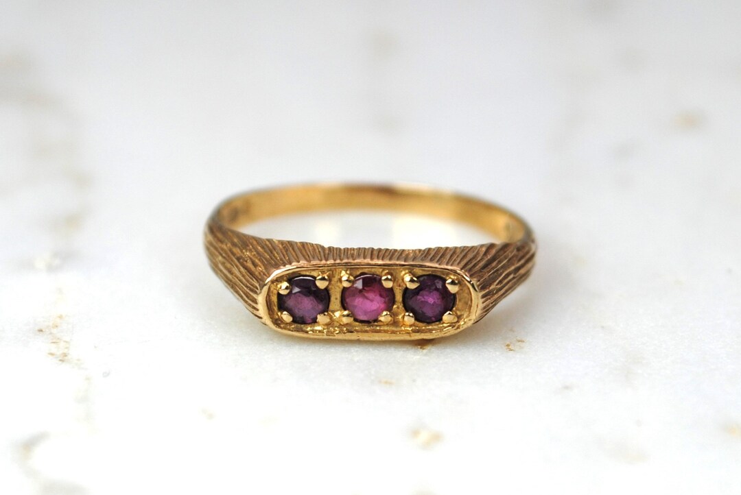 Vintage 9ct Gold and Ruby Ring - Etsy