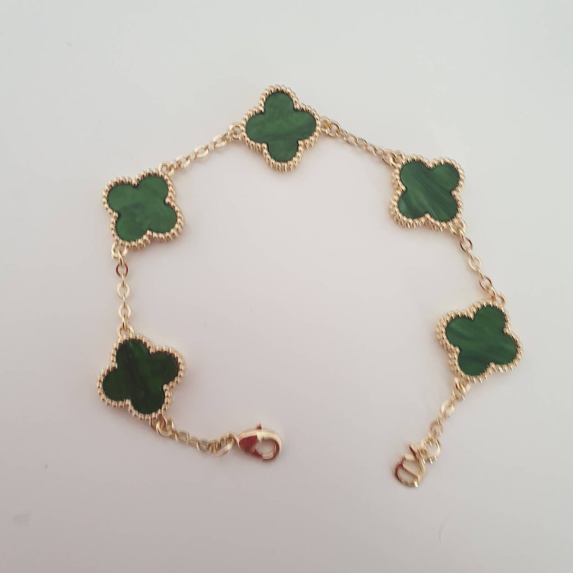 Pulsera verde de cadena de oro de trébol grande de cuatro | Etsy Pulsera verde de cadena de oro de trébol grande de cuatro | Etsy