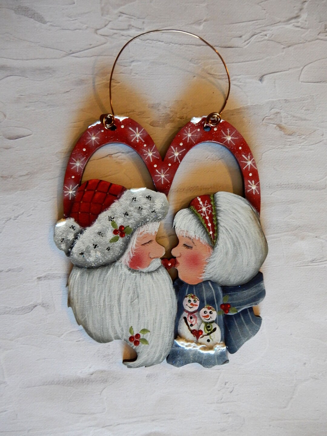 Hand Painted Kissing Santa Ornament or Pin: Merry Kissmas - Etsy
