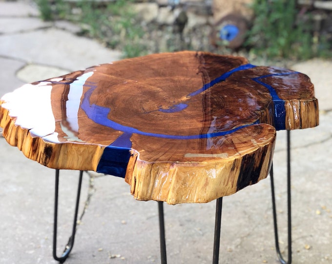 Stunning Epoxy Resin Glow Table. - Etsy