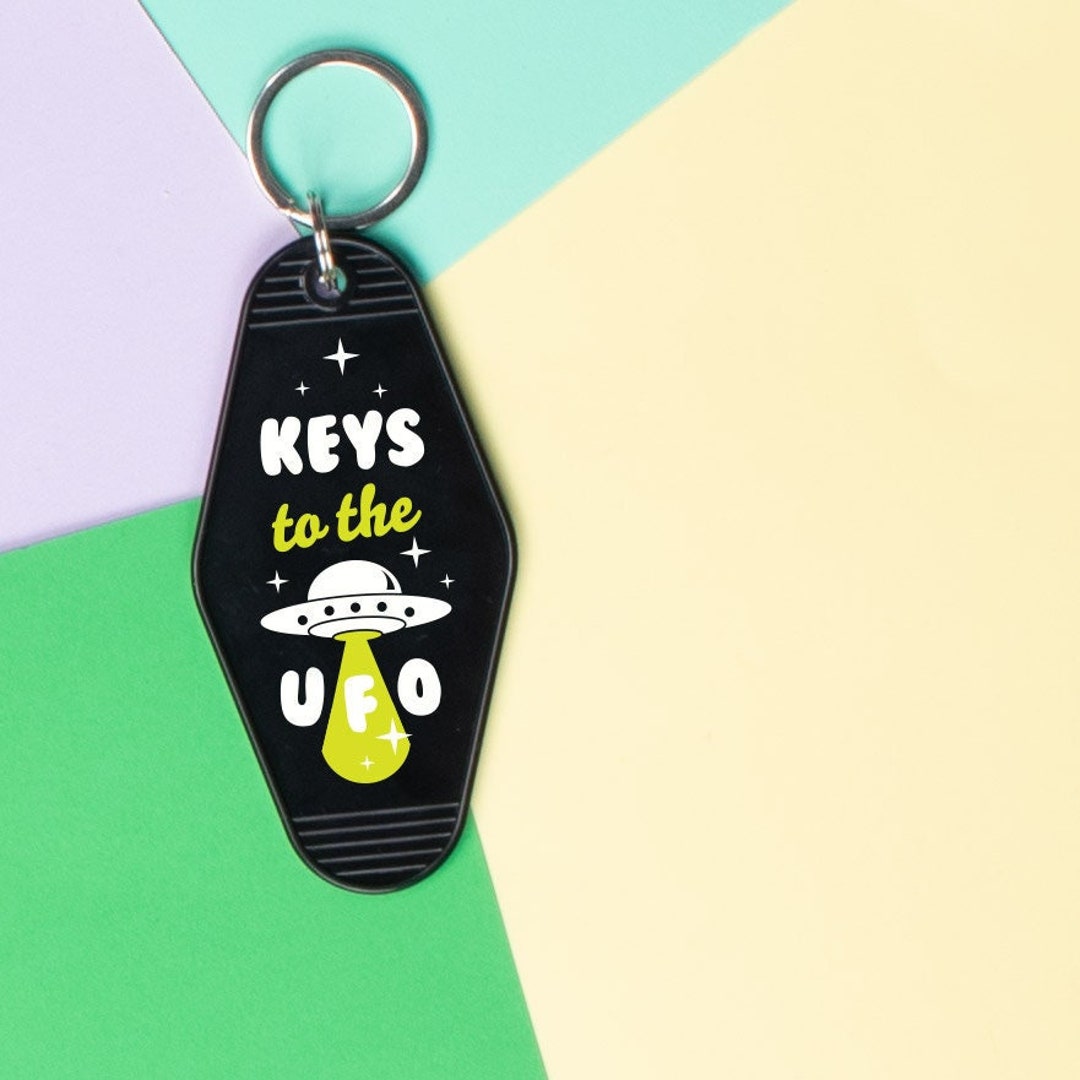 Keys to the UFO Motel Keychain, Cute Retro Style Alien Home Keychain ...