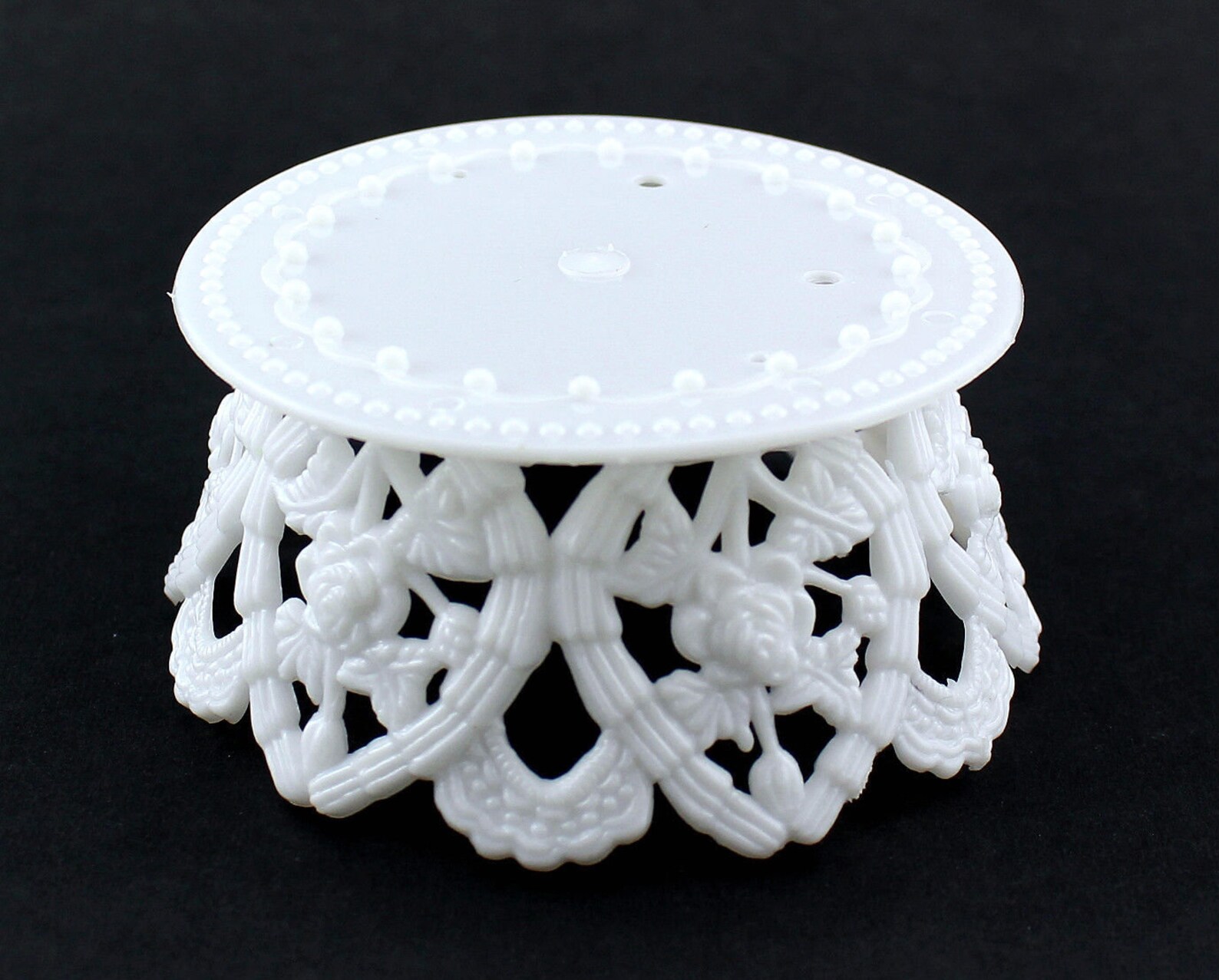 3.5 Inch White Plastic Ornament Base for Cake Topper Base & Favors 12 ...