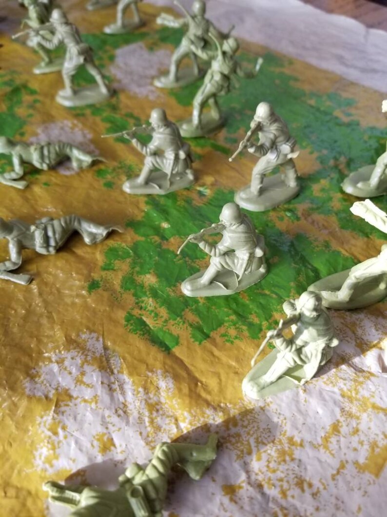 Vintage Plastic Army Men Set - Etsy