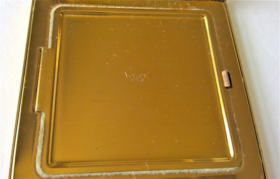 Volupte Vintage Powder Compact. Mid-century Yellow fi… - Gem