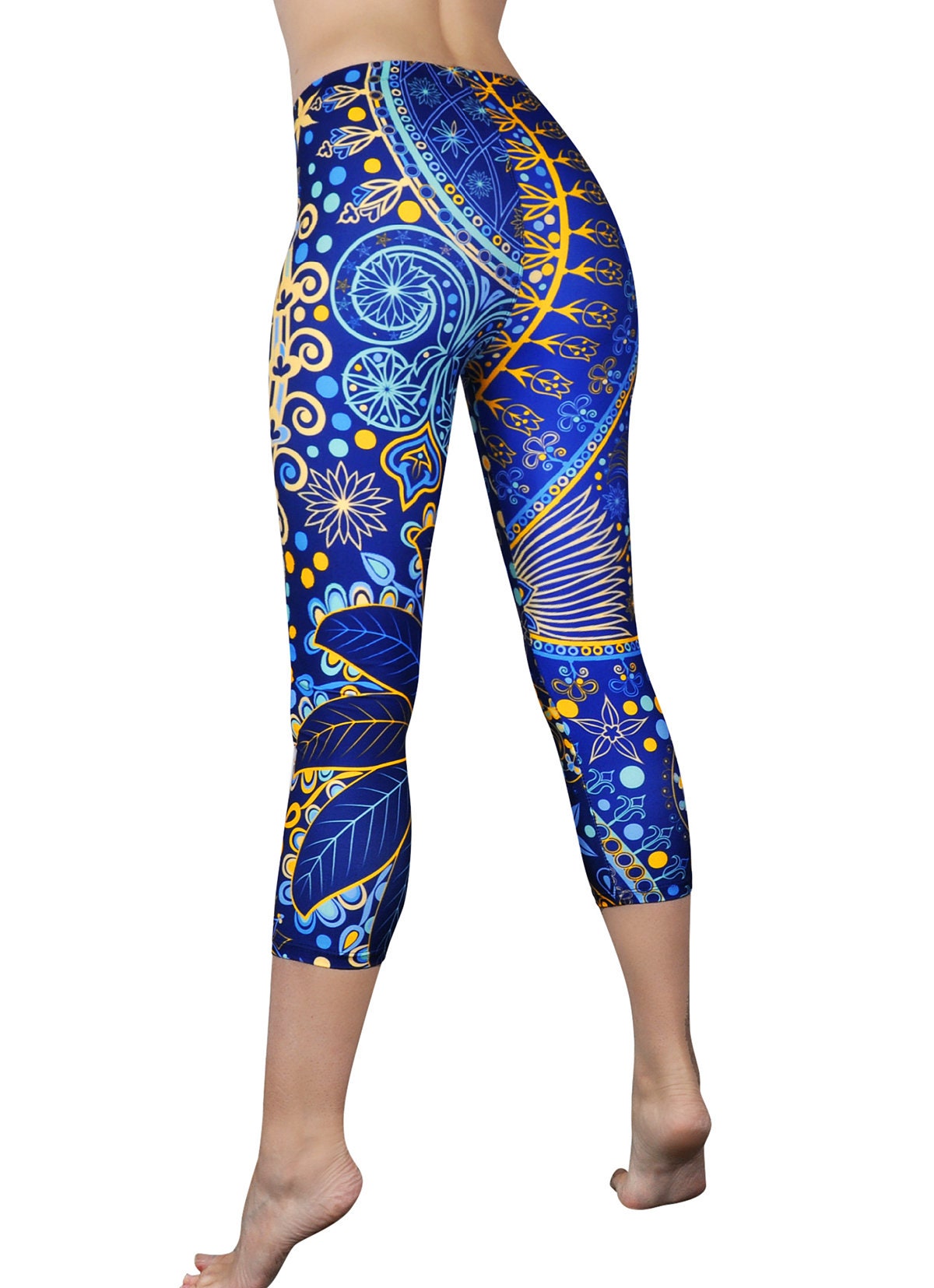 Ocean Mandala Print Capris Casual Mid-rise Yoga Pants, Soft Lightweight ...
