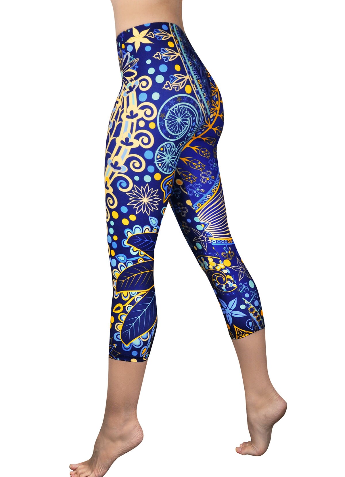 Ocean Mandala Print Capris Casual Mid-rise Yoga Pants, Soft Lightweight ...