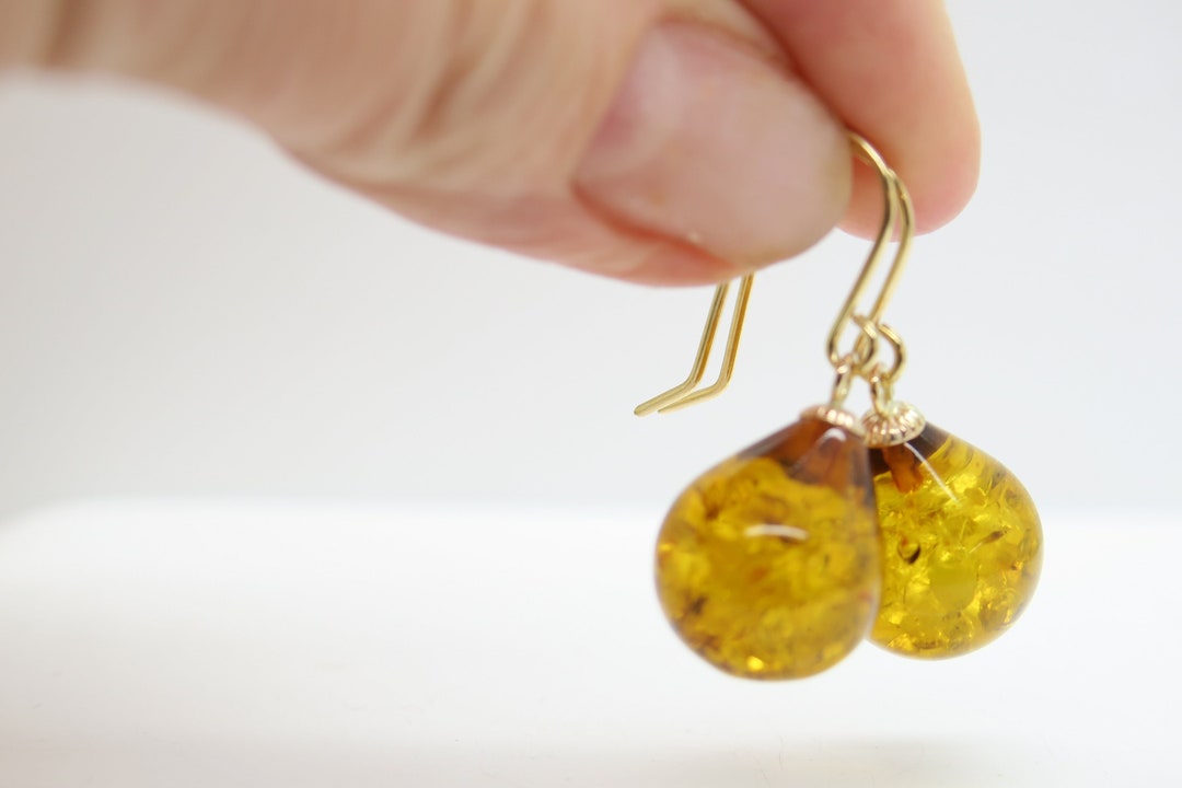 Large but Light Amber Gold Earrings Made of 333 Gold & Honey-colored ...