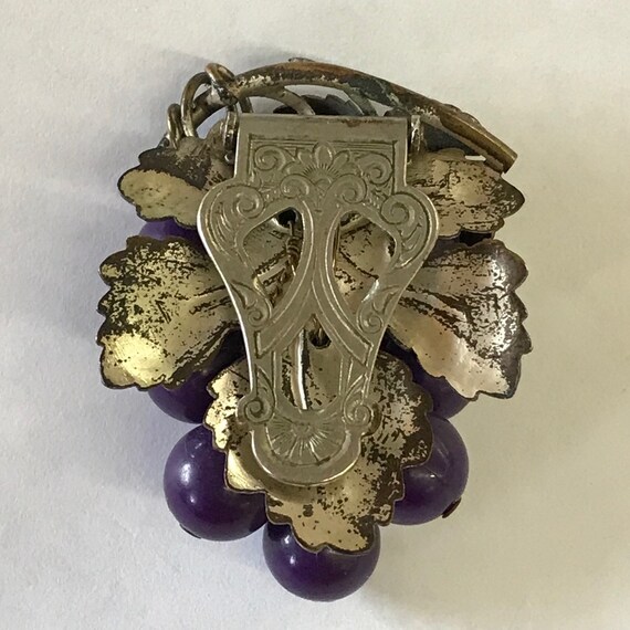 Bakelite, Vintage, Dress Clip, Fur Clip, Grapes, Vine… - Gem