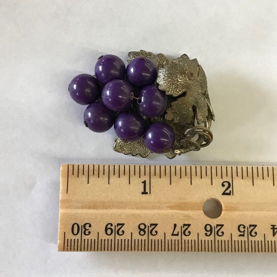 Bakelite, Vintage, Dress Clip, Fur Clip, Grapes, Vine… - Gem