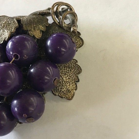 Bakelite, Vintage, Dress Clip, Fur Clip, Grapes, Vine… - Gem