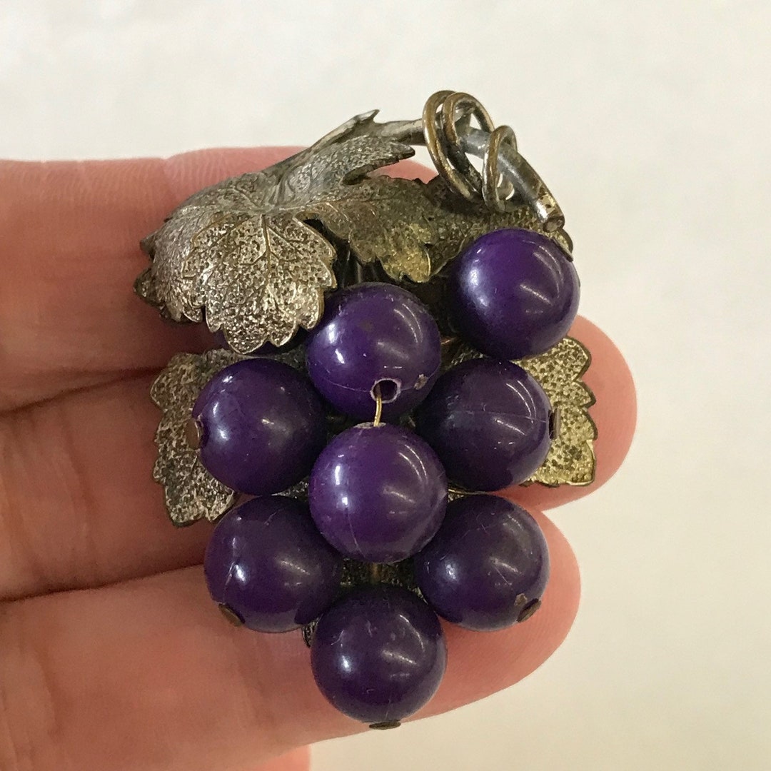 Bakelite, Vintage, Dress Clip, Fur Clip, Grapes, Vine, Leaves, Silver ...