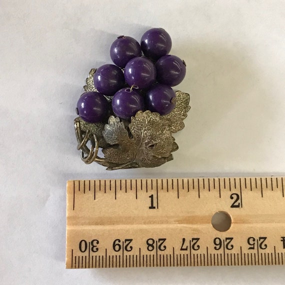 Bakelite, Vintage, Dress Clip, Fur Clip, Grapes, Vine… - Gem