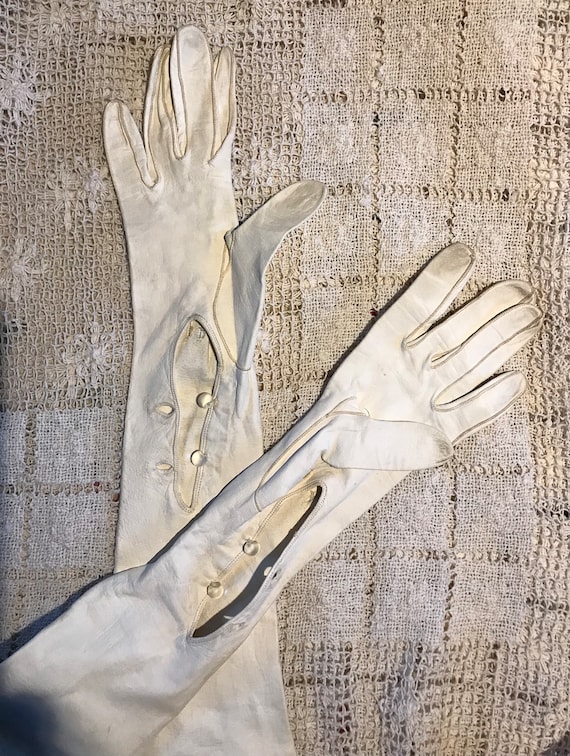 Antique White leather long opera gloves with buttons … - Gem