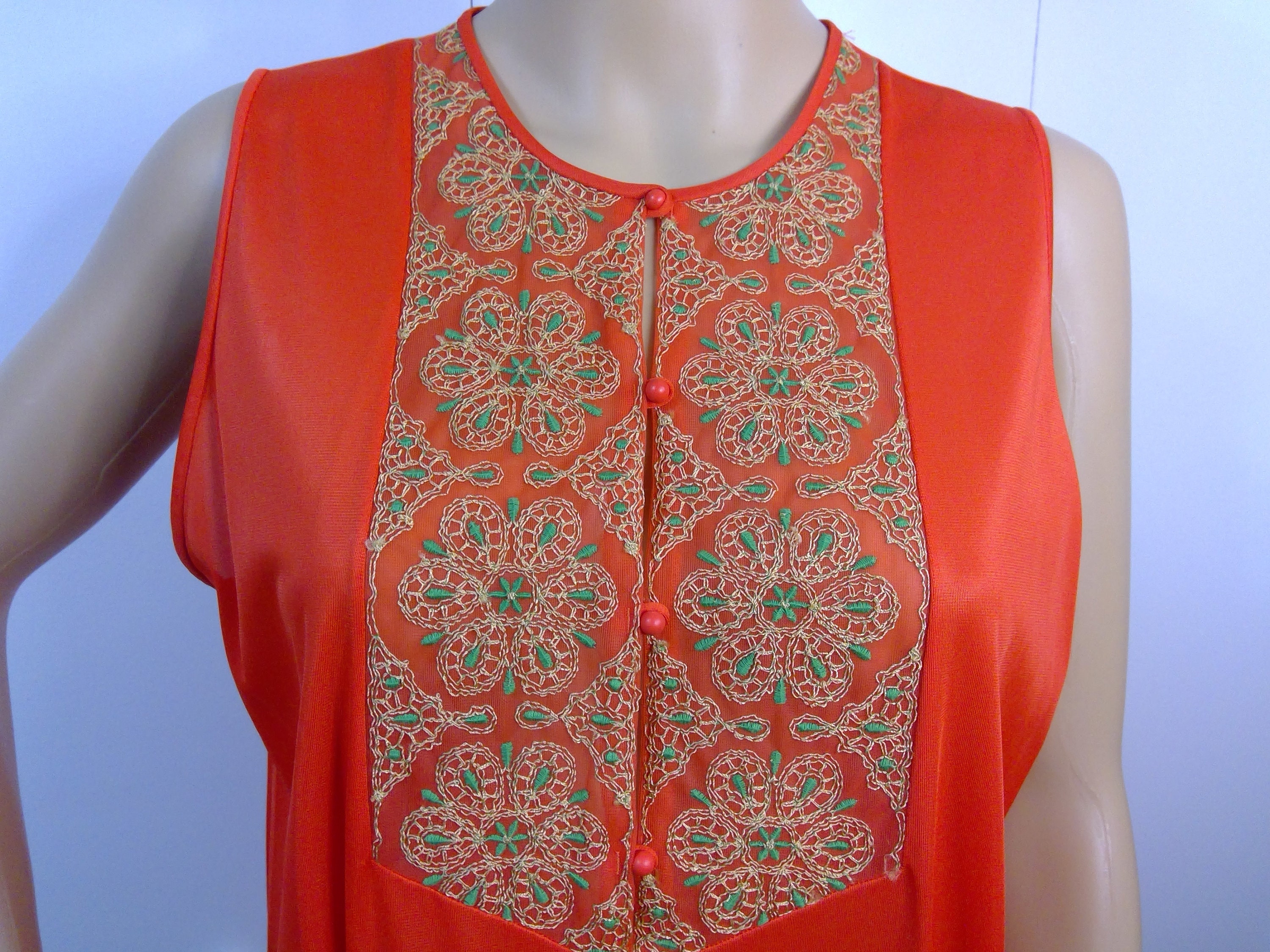 60s Vintage 2 Piece GOSSARD ARTEMIS Coral Red, Green & Gold Peignoir ...