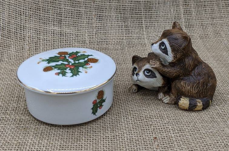 Christmas Trinket Box Porcelain Covered Box With Holly & - Etsy
