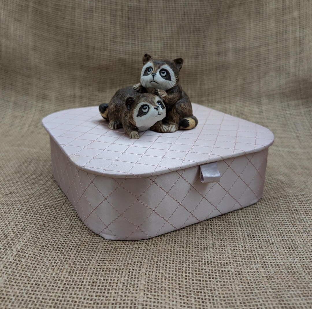 Pink Quilted Handkerchief Box Square Lidded Storage Box With Hinged Lid ...