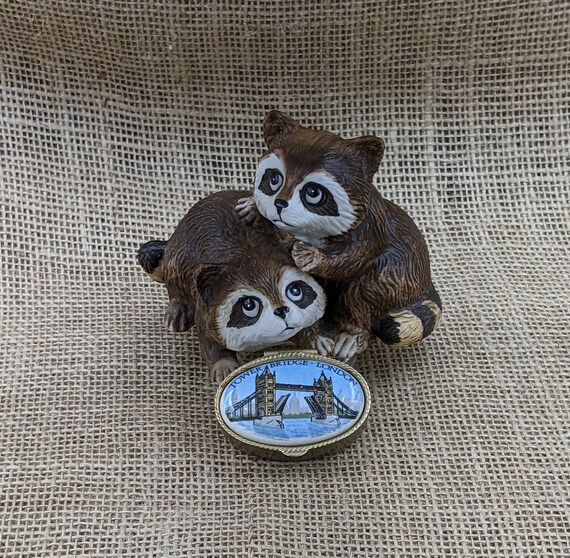 Oval Pill Box, Tower Bridge London Porcelain Hinged T… - Gem