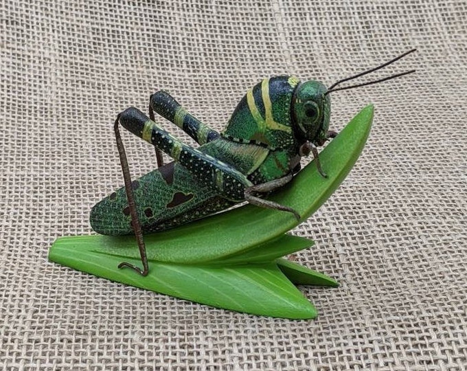 Greatcrested Grasshopper Figurine, Wood & Wire Grasshopper With ...