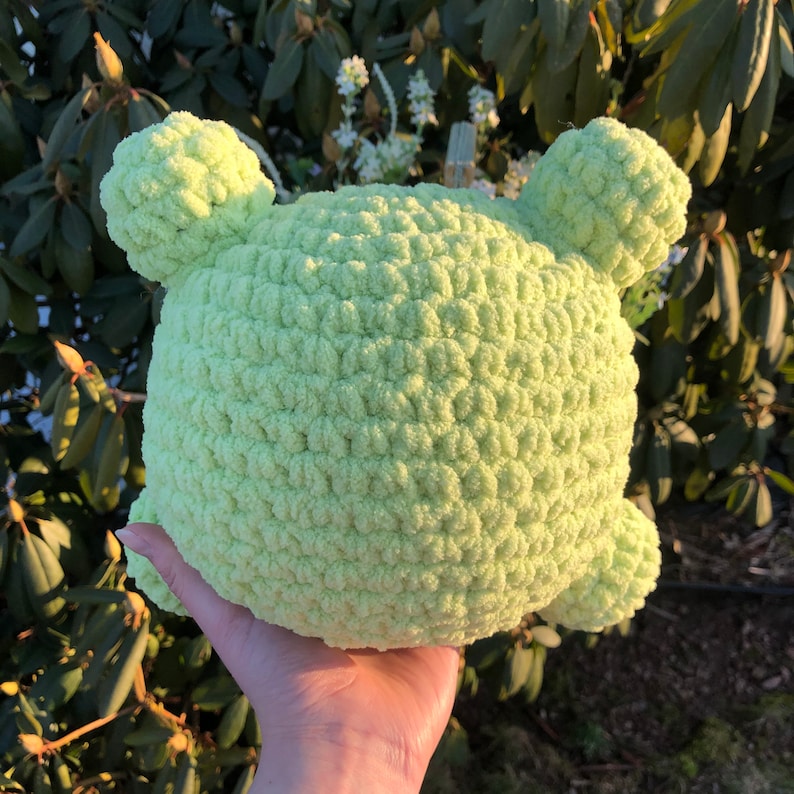 Plump Frog Plushie Giant Soft and Fluffy Crochet Amigurumi -cute Frog ...