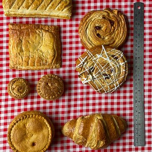 Realistic Pork Pie Prop – Hand-painted Food Replica for Display - Etsy