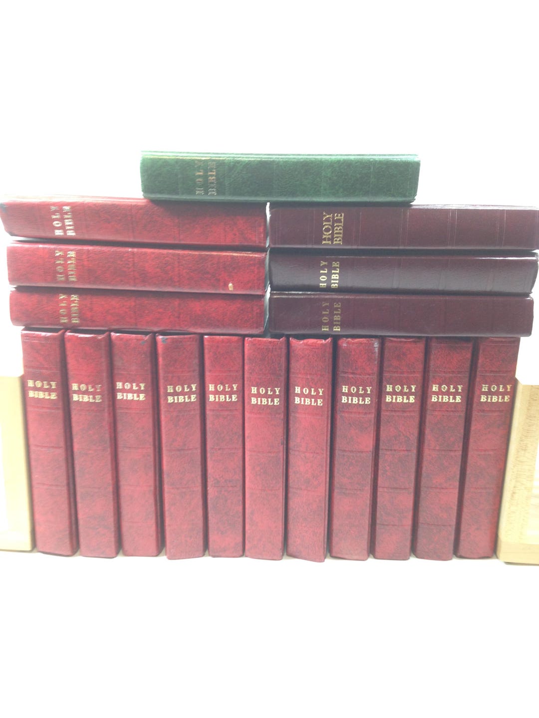 The Holy Bible, the Gideons International Version, 18 Copies, 0525 - Etsy