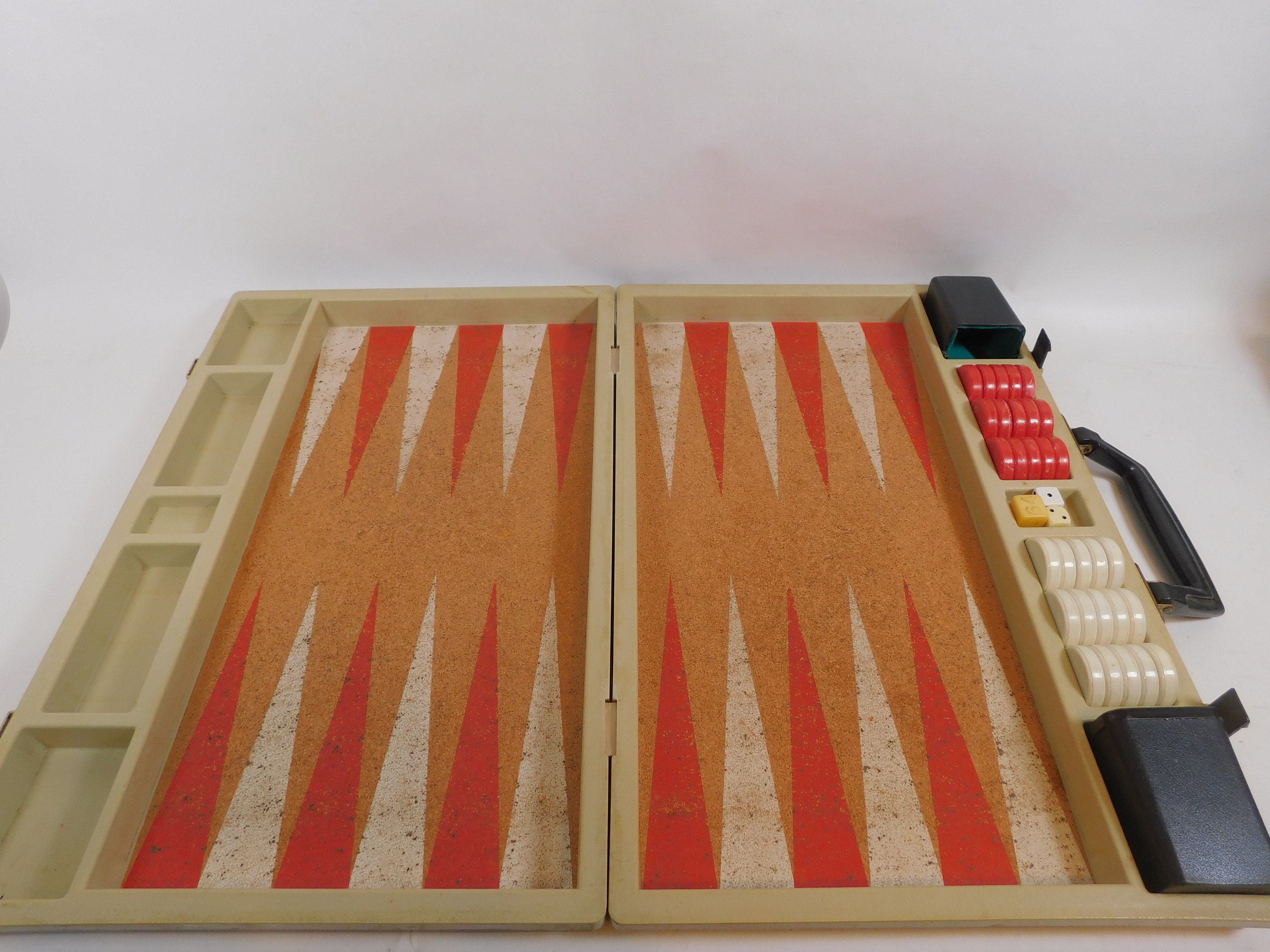 Bakelite Backgammon for sale | Only 4 left at -75%