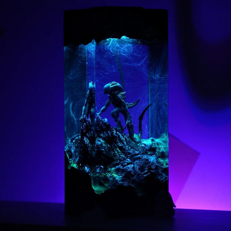 Xenomorph Resin Lamp – Alien Movie Diorama LED Light – Handmade Horror ...