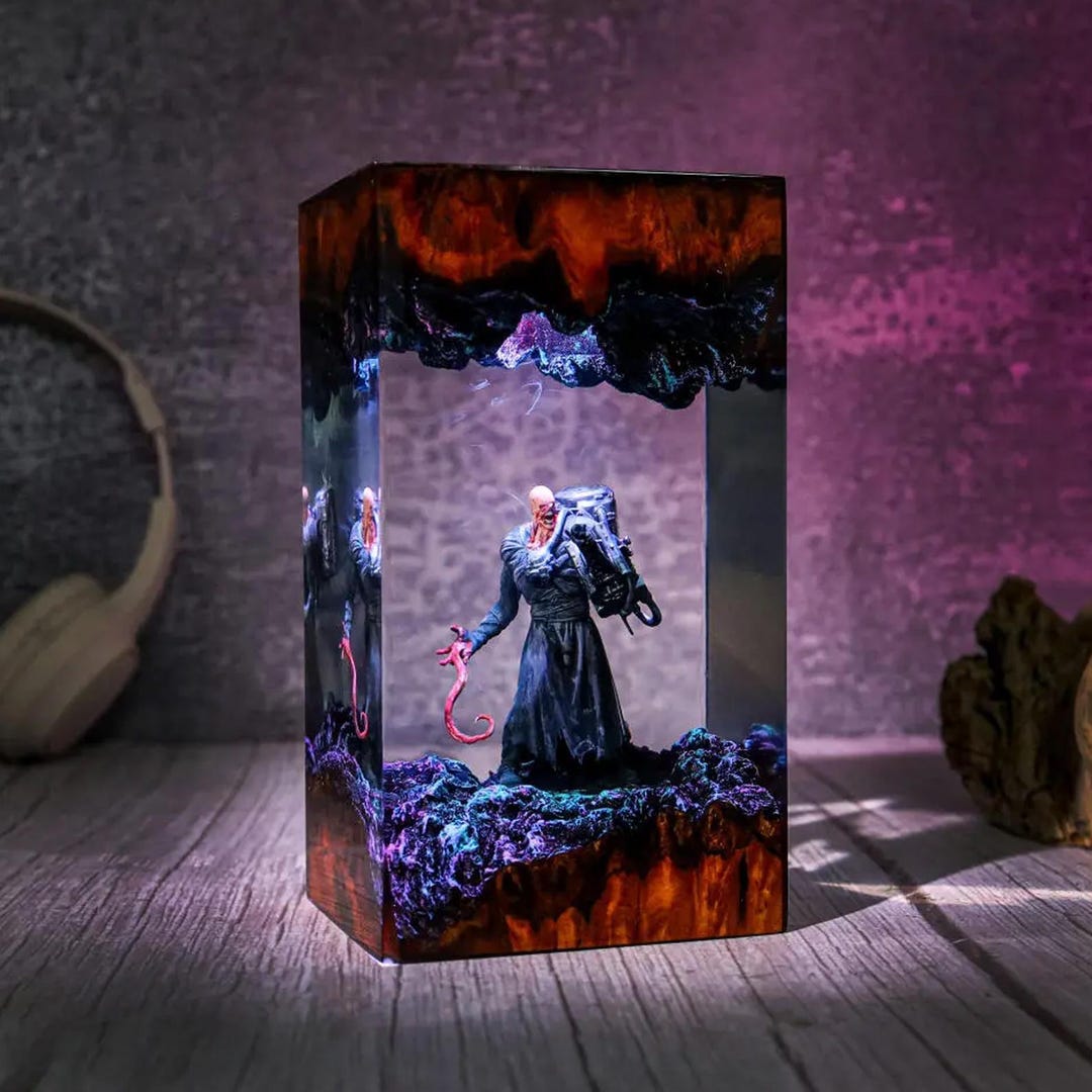 Nemesis Resident Evil Resin Lamp, Epoxy Night, Wood Art Lamp, Night ...