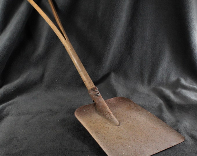 Antique Garden Shovel | Antique Small Shovel With Wood Handle | Bixley ...