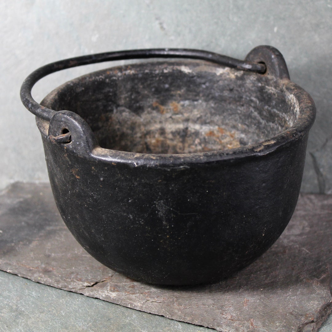 Cast Iron Witch's Cauldron Very Heavy Small Cauldron Over 7 Lbs ...