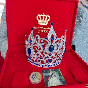 Royal Queen Elizabeth Memorabilia, Luxury Sapphire and Diamond Crown ...