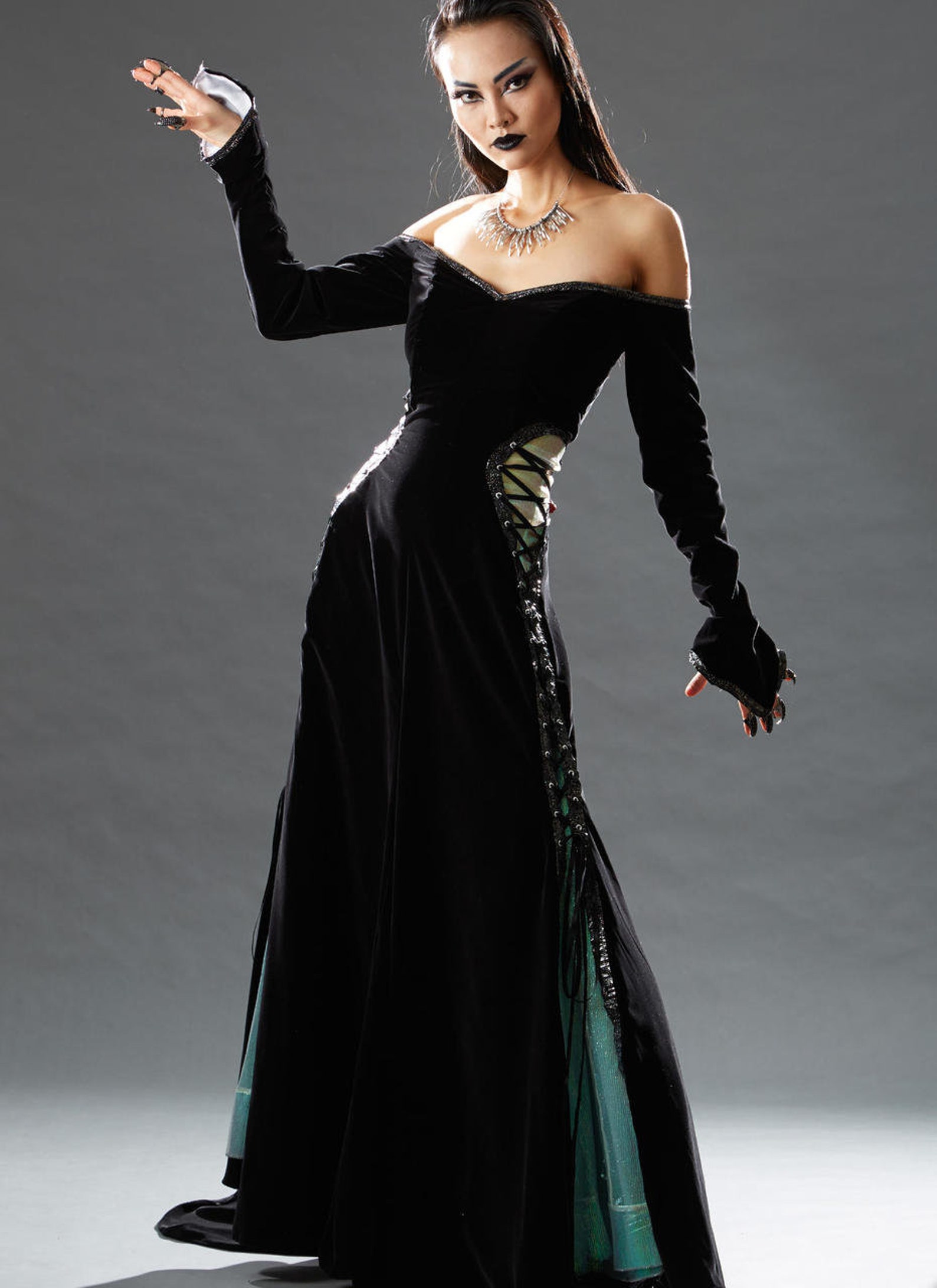 COSPLAY by Mccall's OOP M2100 BLACMAGIC Costume Sewing Pattern (misses ...