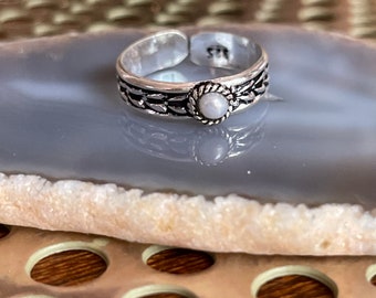 Pearl Toe Ring | Etsy