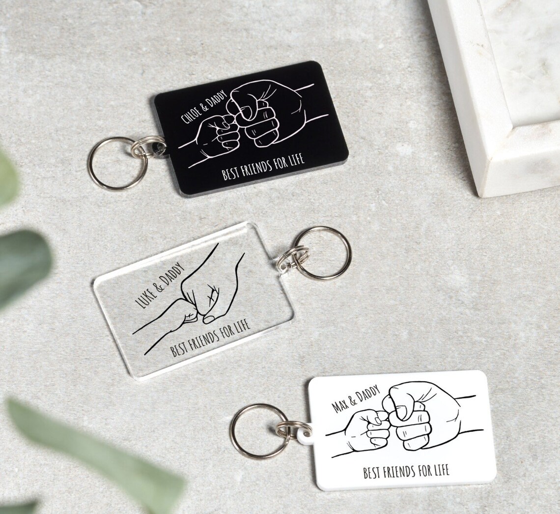 Personalised Fist Bump Keyring for Daddy, Fathers Day Gift, Dad Gift ...