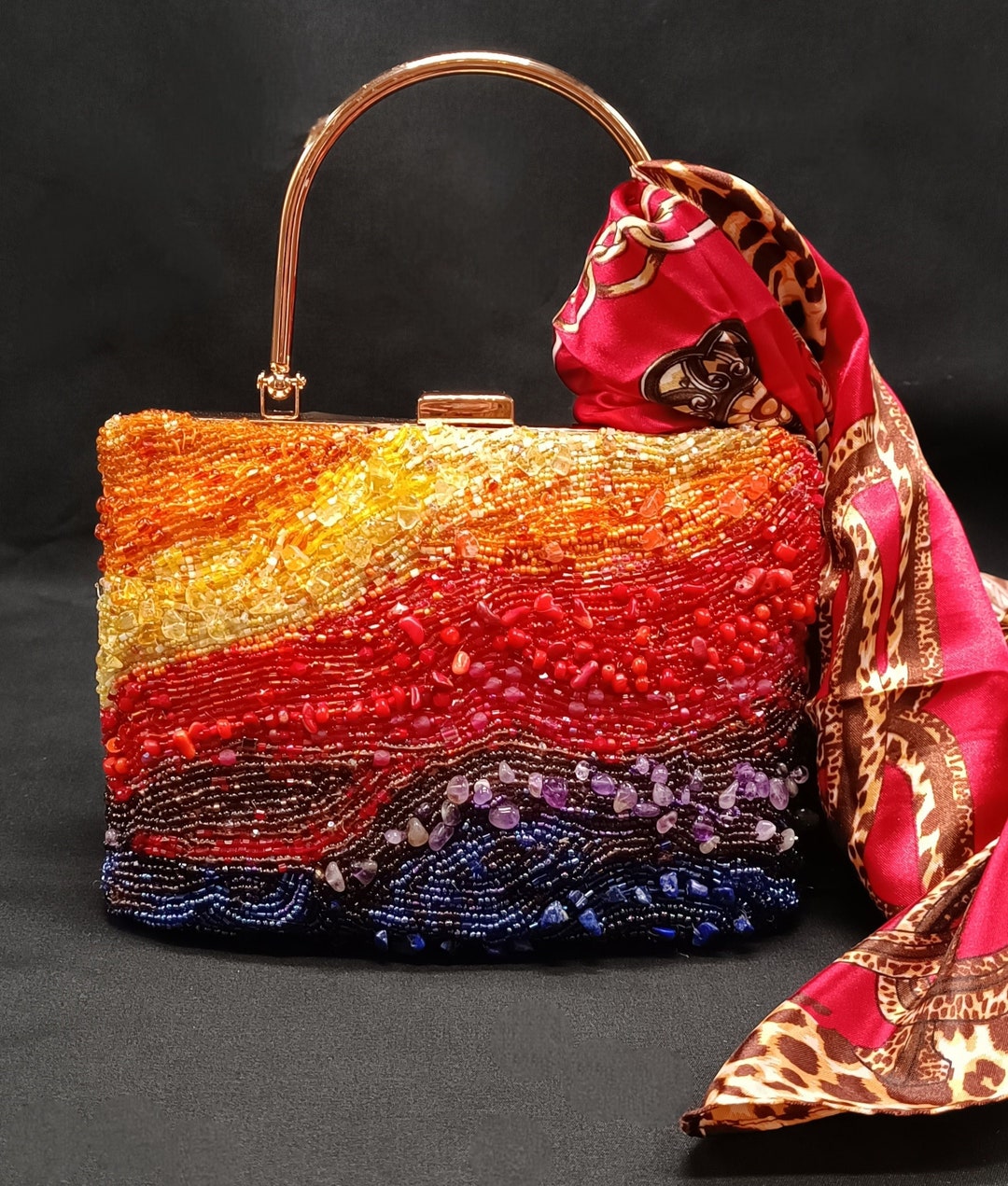 Sac de Soirée Minaudière Clatch en velours Bleu brodée en perles et ...