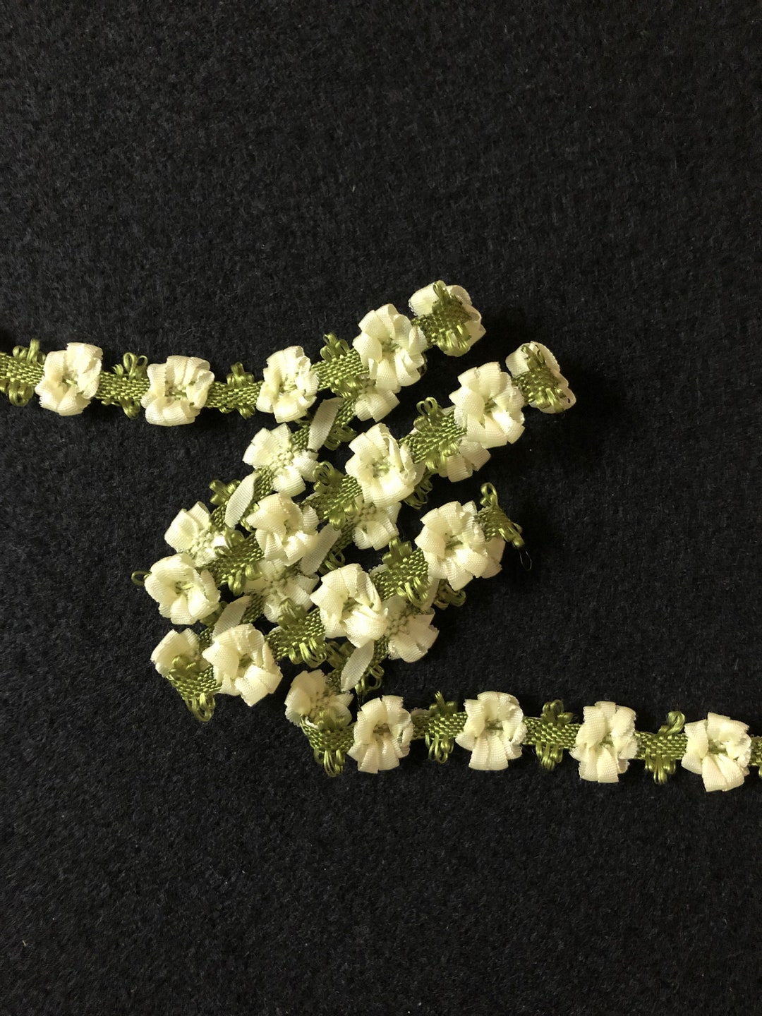 Elegant Pale Yellow and Green Daisy Chain Trim - Etsy