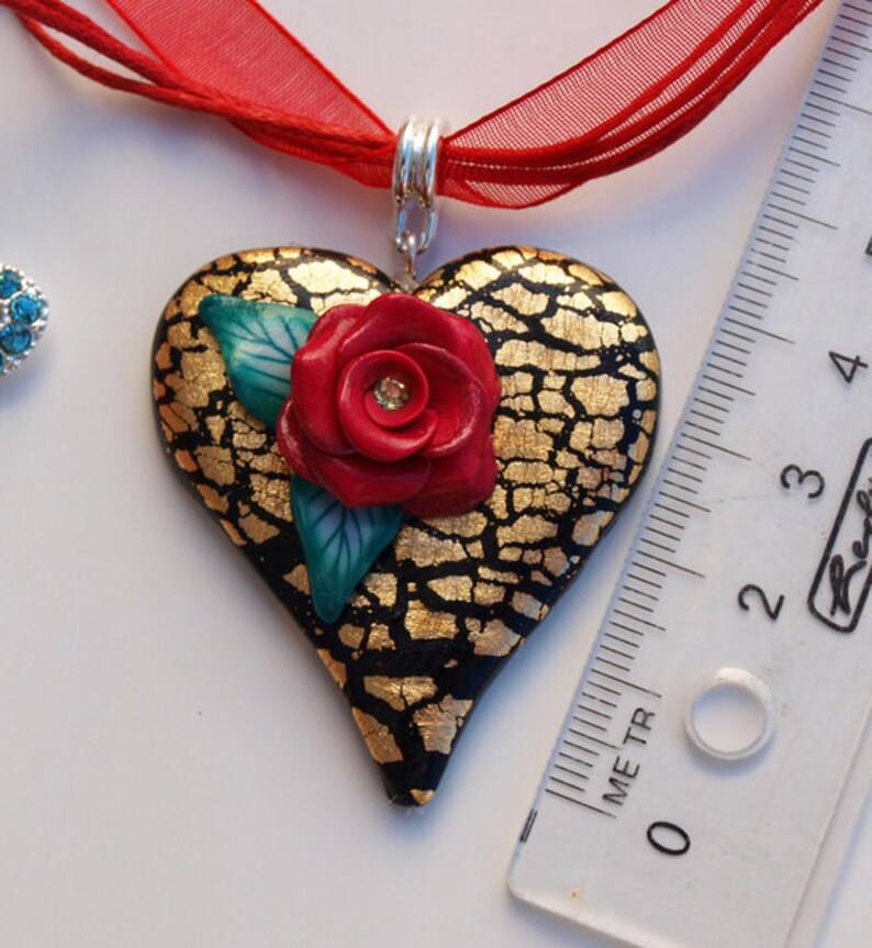 Halsband mit Anhänger aus Fimo Rose Anhänger Fimo Blumen Polymer Clay ...