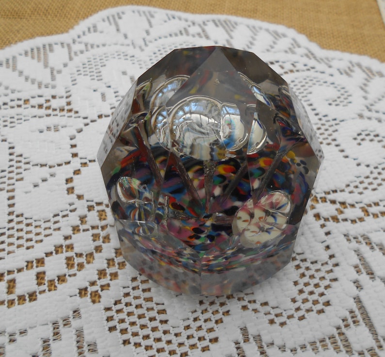 Vintage Glas Paperweight Briefbeschwerer facettiert Blumen - Etsy.de