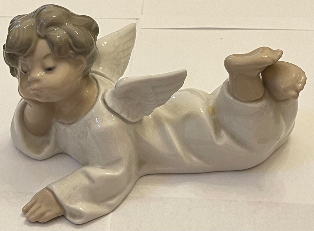 Lladro angel Laying Down Porcelain Figurine 4541 retired - Etsy