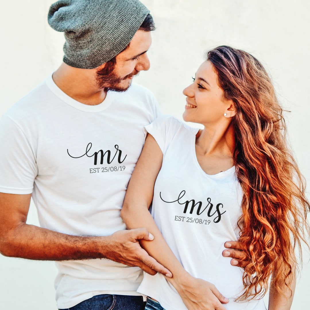 Couple T-shirts "love Never Ends" for Couples for Valentine's Day ...