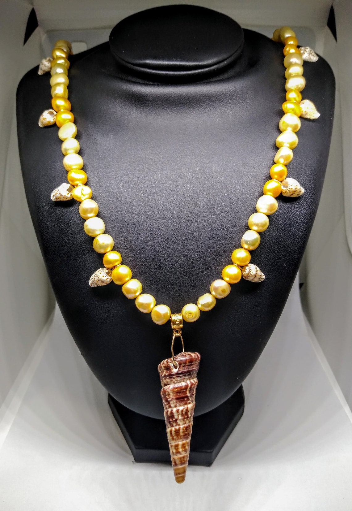 Pearl and Conch Shell Necklace. Natural Pearls and Conch - Etsy