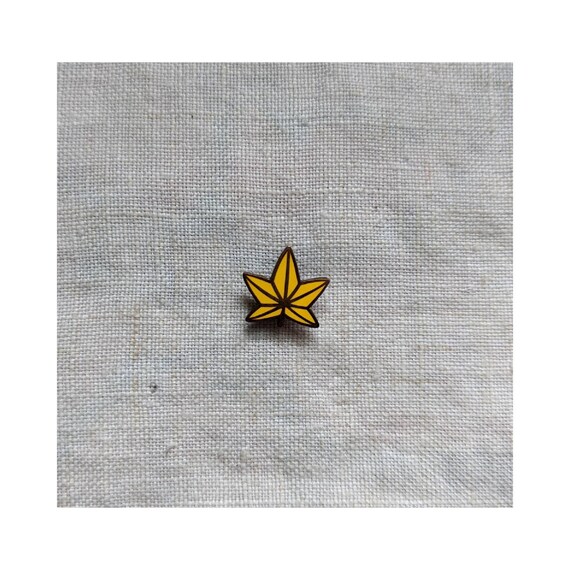 Vintage Small Maple Leaf Pin | Etsy