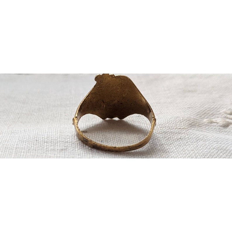 Vintage Metal Ring - Etsy