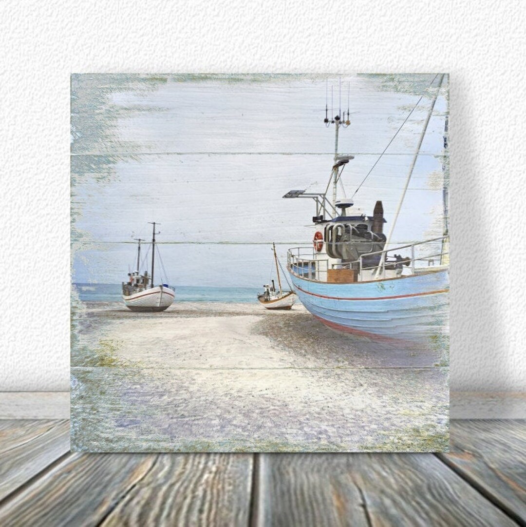 BOOTE AM STRAND Maritimes Wandbild auf Holz Leinwandbild Kunstdruck FischerBoot Schiffe Küste ...