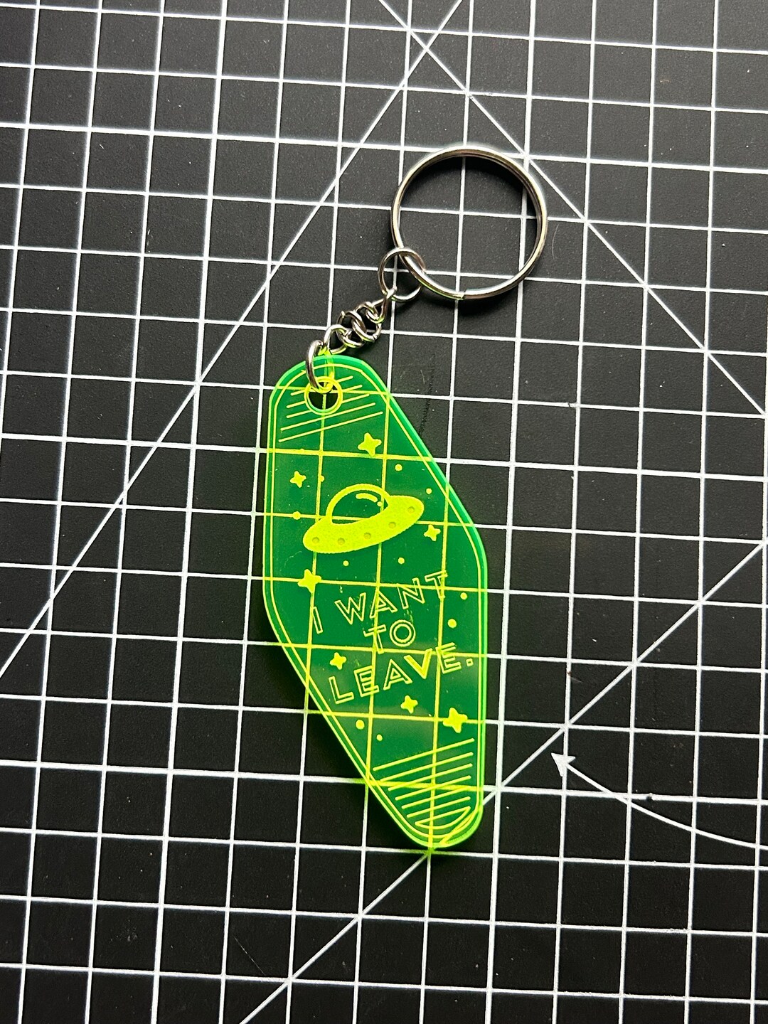 UFO Keychain | Extraterrestrial | Spooky | UFO | Weird | Xfiles | 90's ...