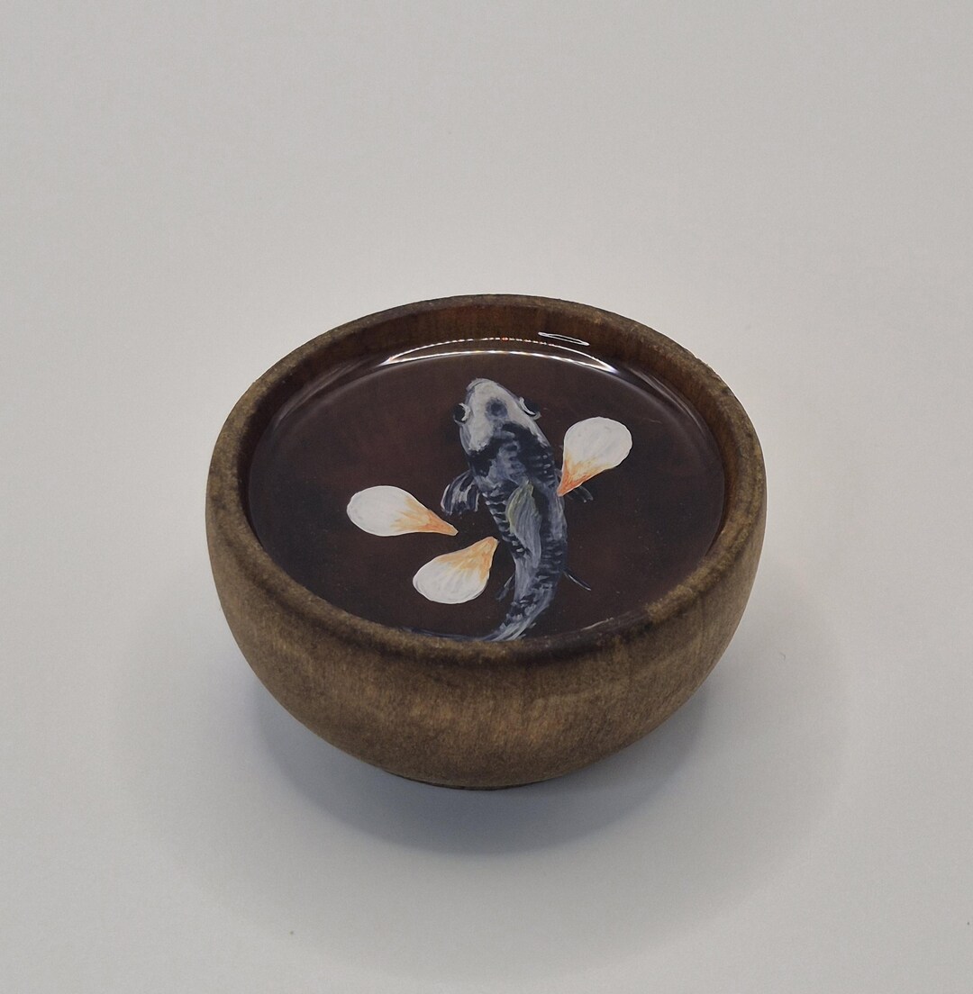 3D Resin Fish Art: Handmade Acrylic Painting in Wooden Bowl - Etsy
