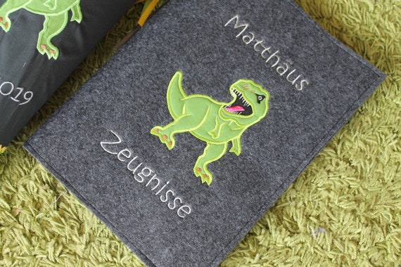 Zeugnismappe Dino aus Filz mit Namen bestickt inkl. Sichtmappe | Etsy ...