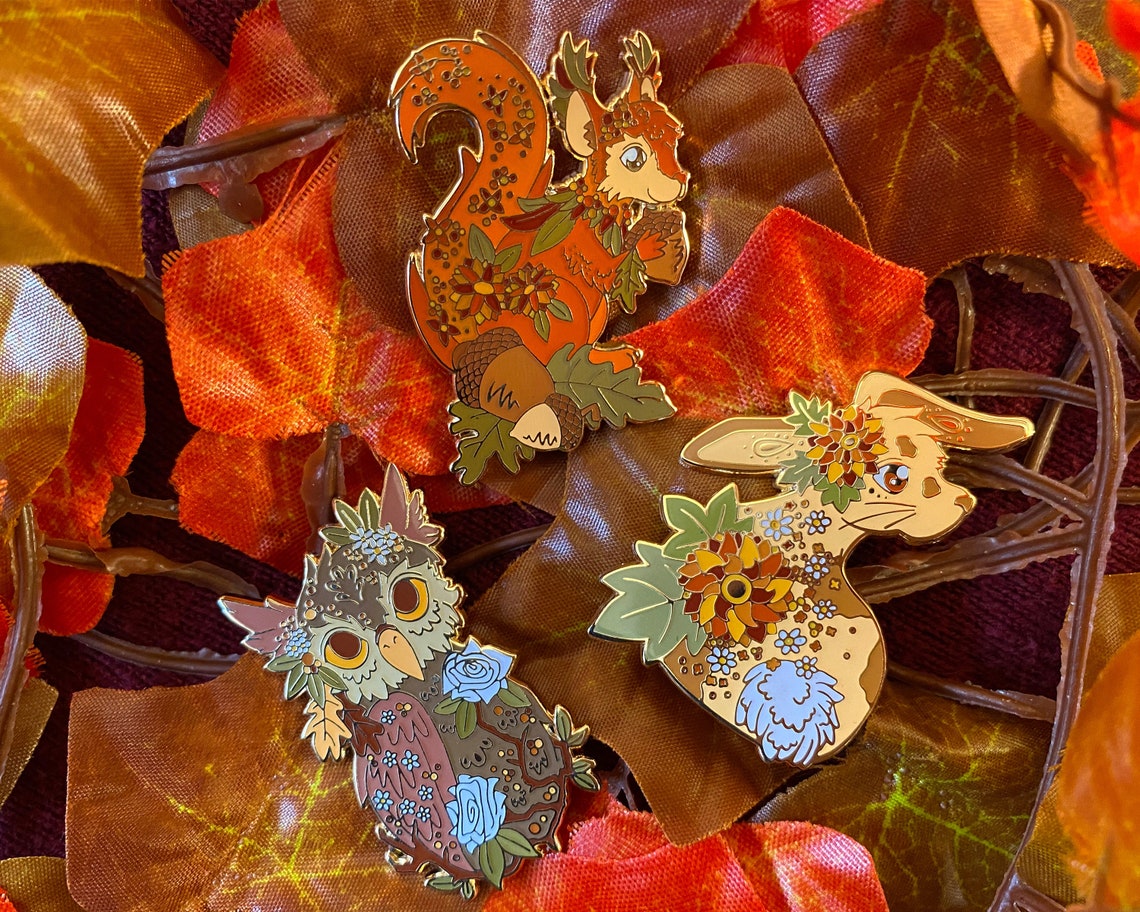 Autumn Squirrel, Enamel Pin, Autumn Animals Pin - Etsy