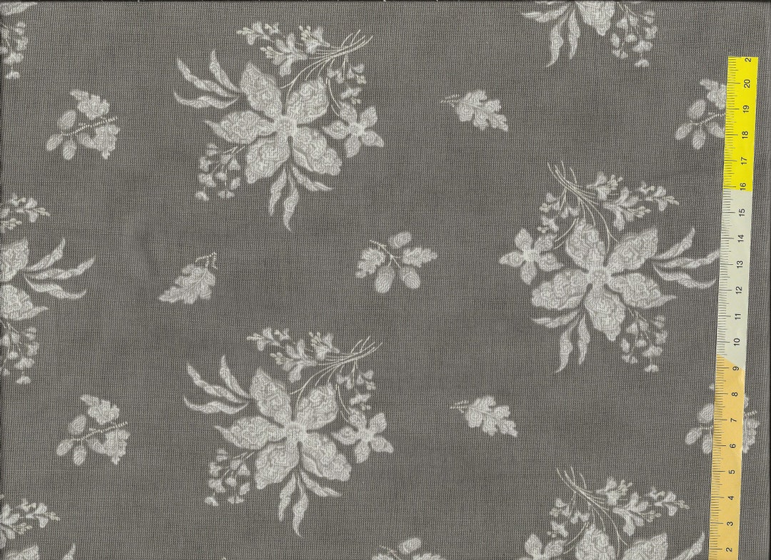 Patchwork Fabric urban Farmhouse Gatherings White Large Flowers on Grey ...