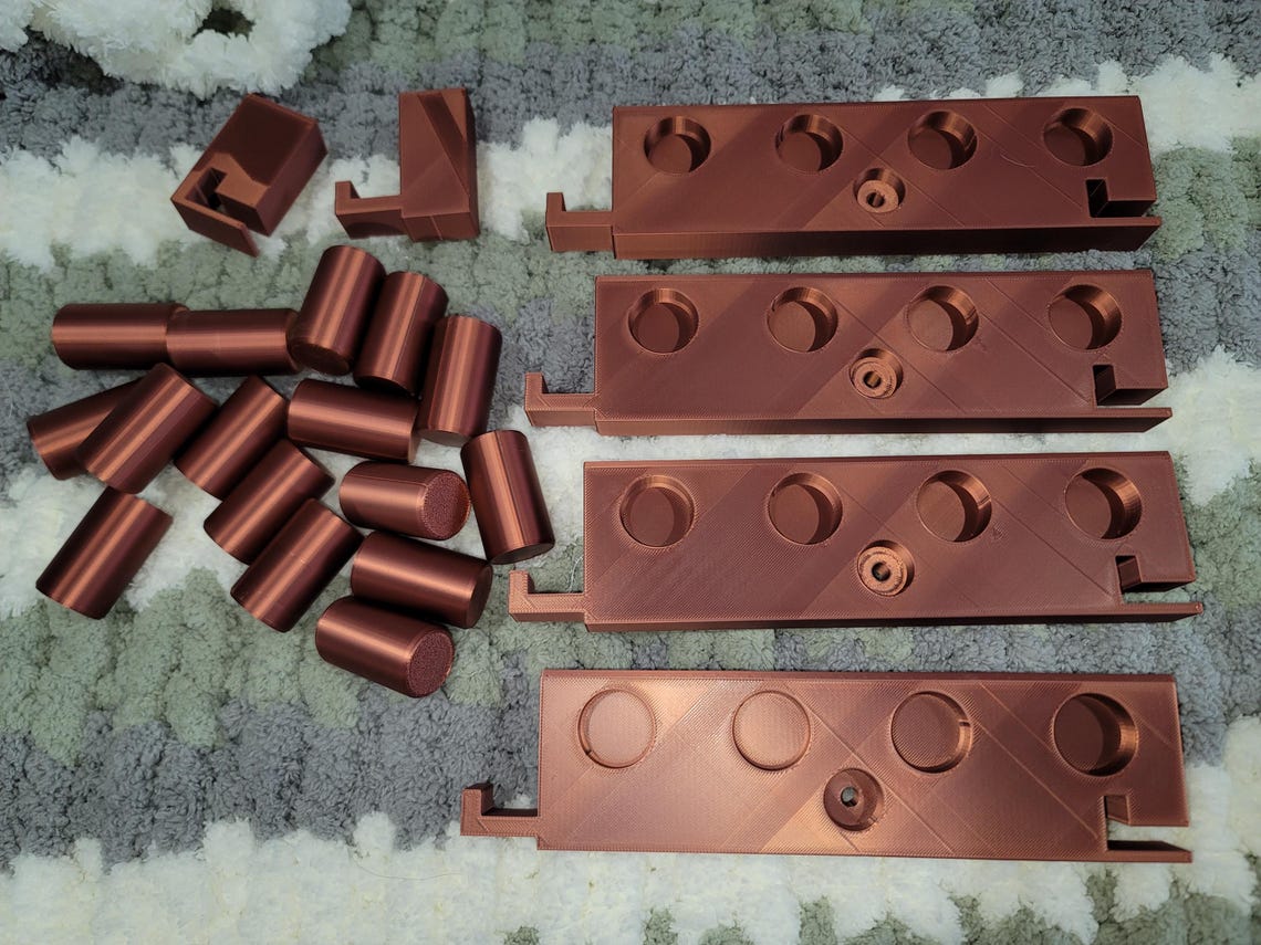 Expandable Chunky Yarn Blanket Loom – 16 Peg Loom for Finger Knitting ...